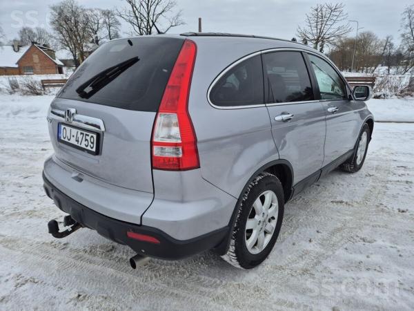 Honda CR-V 2007 in Saldus, with an engine capacity of 2.00 L and mileage of 279 thousand km for 4490 €, photo 5 on AUTOMOTO.COM.LV
