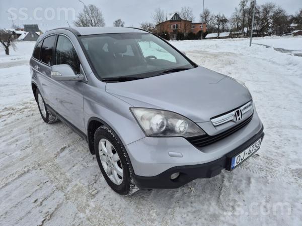 Honda CR-V 2007 in Saldus, with an engine capacity of 2.00 L and mileage of 279 thousand km for 4490 €, photo 7 on AUTOMOTO.COM.LV
