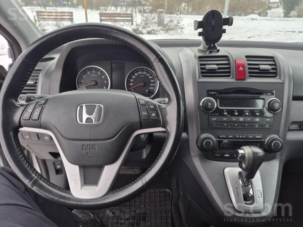 Honda CR-V 2007 in Saldus, with an engine capacity of 2.00 L and mileage of 279 thousand km for 4490 €, photo 10 on AUTOMOTO.COM.LV