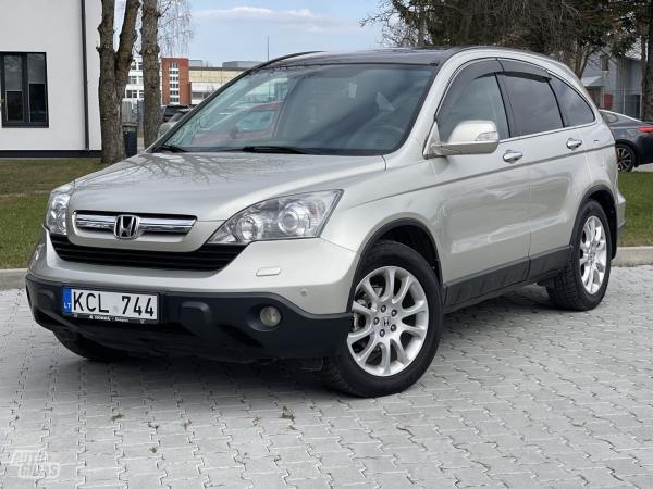 Honda CR-V 2007 in Siauliai, with an engine capacity of 2.20 L and mileage of 293 thousand km for 3750 €, photo 1 on AUTOMOTO.COM.LV