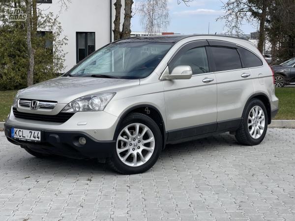Honda CR-V 2007 in Siauliai, with an engine capacity of 2.20 L and mileage of 293 thousand km for 3750 €, photo 3 on AUTOMOTO.COM.LV