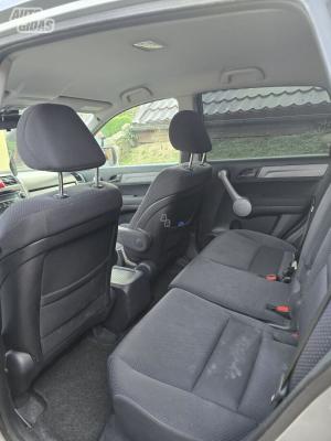 Honda CR-V 2007 in Lazdijai, with an engine capacity of 2.00 L and mileage of 230 thousand km for 3850 €, photo 8 on AUTOMOTO.COM.LV