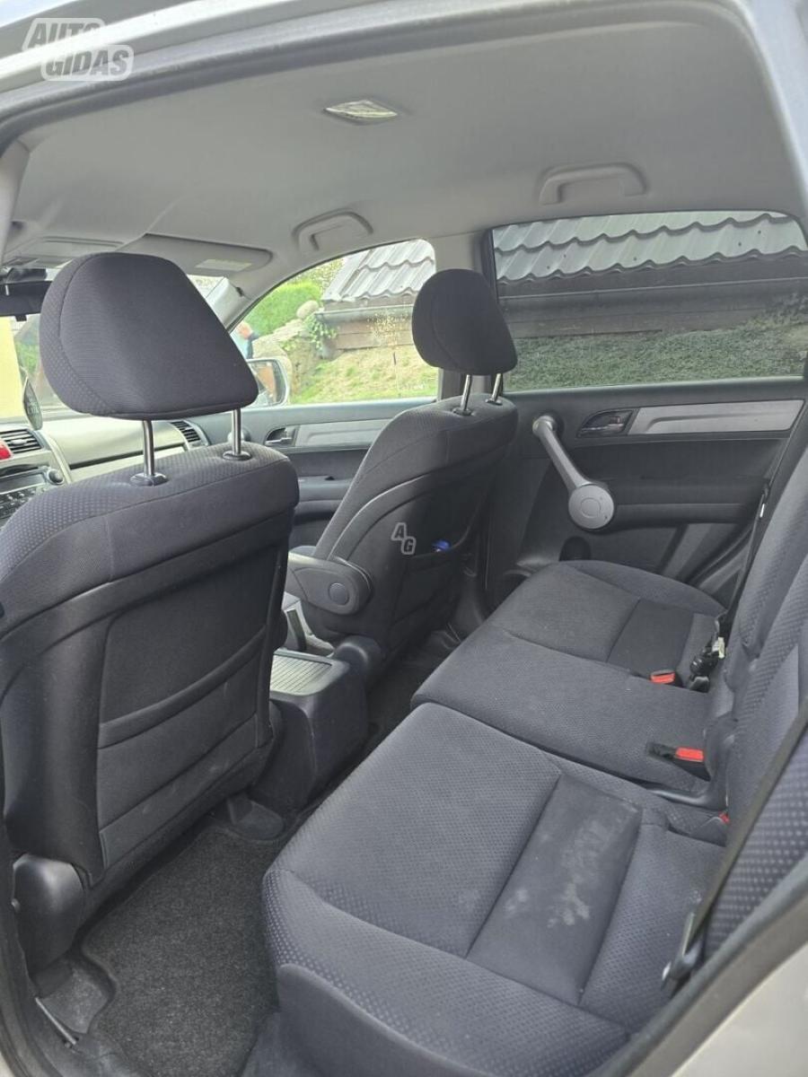 Honda CR-V 2007 in Lazdijai, with an engine capacity of 2.00 L and mileage of 230 thousand km for 3850 €, photo 8 on AUTOMOTO.COM.LV