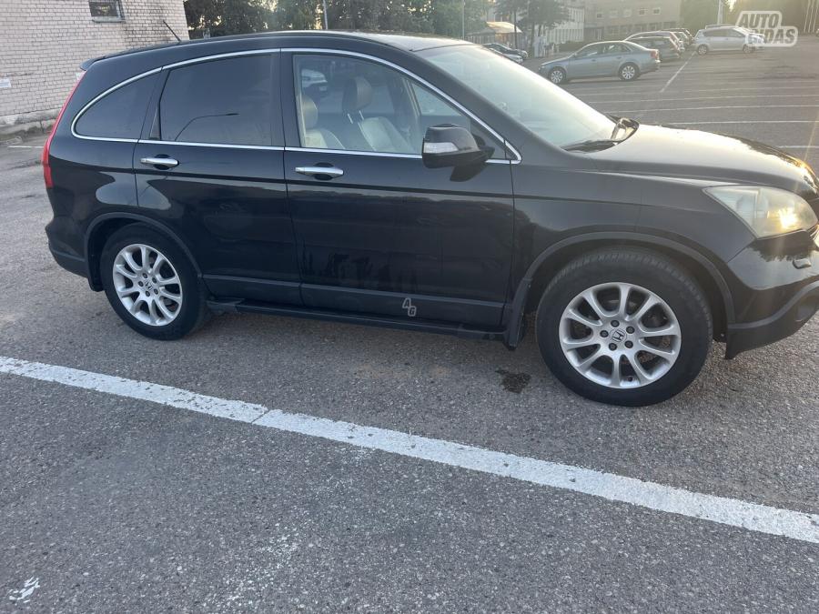 Honda CR-V 2007 Viļņa, ar dzinēja tilpumu 2.20 L un nobraukumu 335 tūkst. km par 2400 €, foto 4 vietnē AUTOMOTO.COM.LV