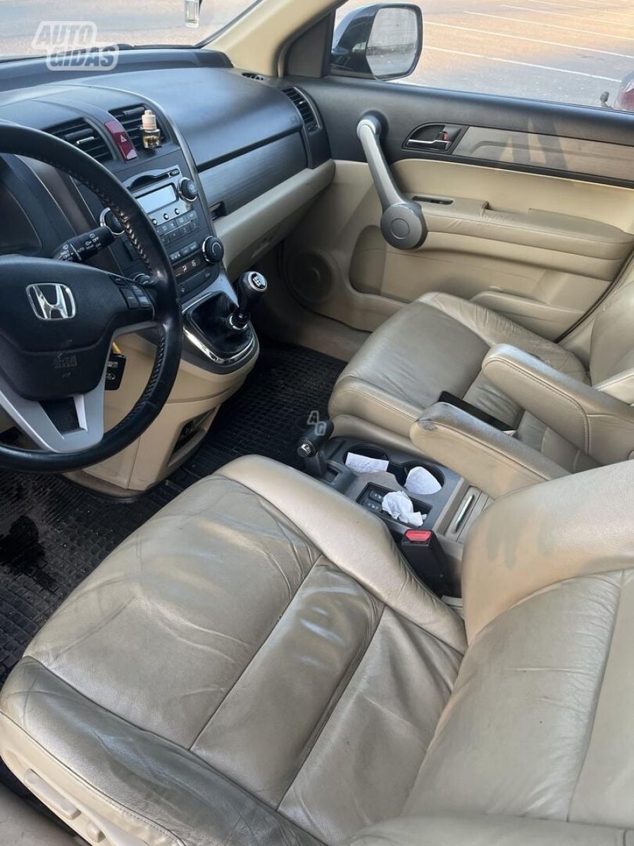 Honda CR-V 2007 Viļņa, ar dzinēja tilpumu 2.20 L un nobraukumu 335 tūkst. km par 2400 €, foto 7 vietnē AUTOMOTO.COM.LV