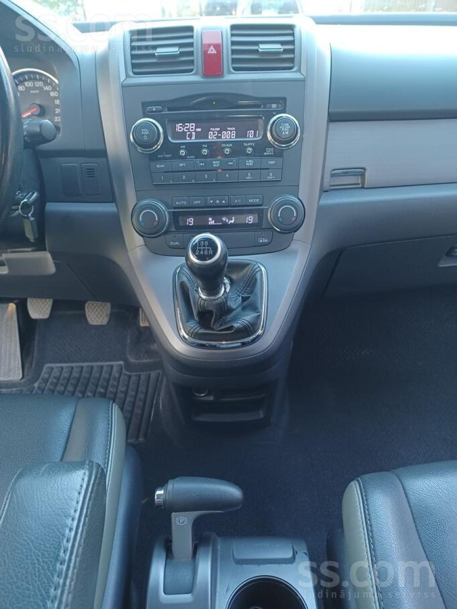 Honda CR-V 2007 in Riga, with an engine capacity of 2.00 L and mileage of 140 thousand km for 5300 €, photo 5 on AUTOMOTO.COM.LV