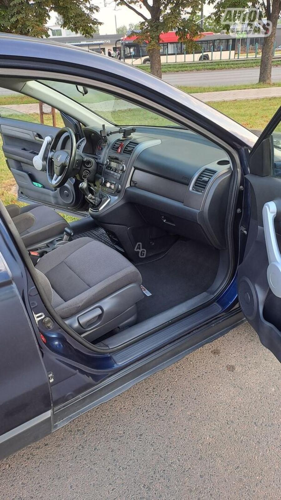 Honda CR-V 2007 in Vilnius, with an engine capacity of 2.20 L and mileage of 333 thousand km for 3100 €, photo 7 on AUTOMOTO.COM.LV