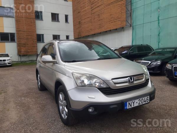 Honda CR-V 2007 in Daugavpils, with an engine capacity of 2.20 L and mileage of 0 thousand km for 5150 €, photo 3 on AUTOMOTO.COM.LV