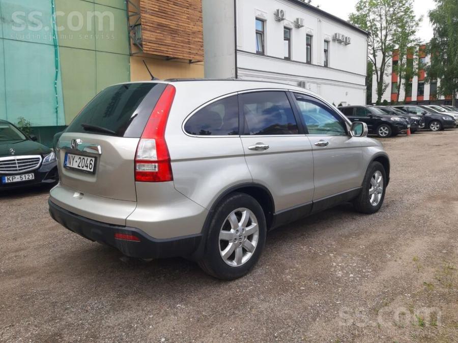 Honda CR-V 2007 in Daugavpils, with an engine capacity of 2.20 L and mileage of 0 thousand km for 5150 €, photo 6 on AUTOMOTO.COM.LV