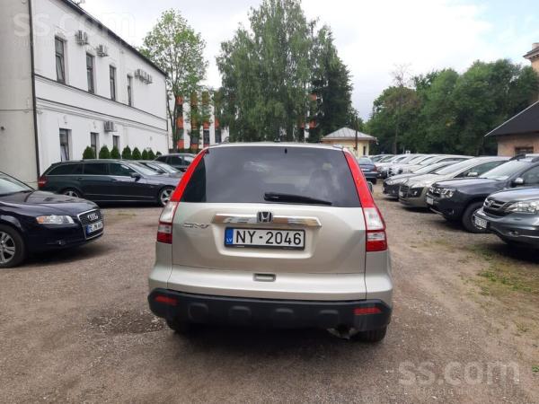 Honda CR-V 2007 in Daugavpils, with an engine capacity of 2.20 L and mileage of 0 thousand km for 5150 €, photo 6 on AUTOMOTO.COM.LV