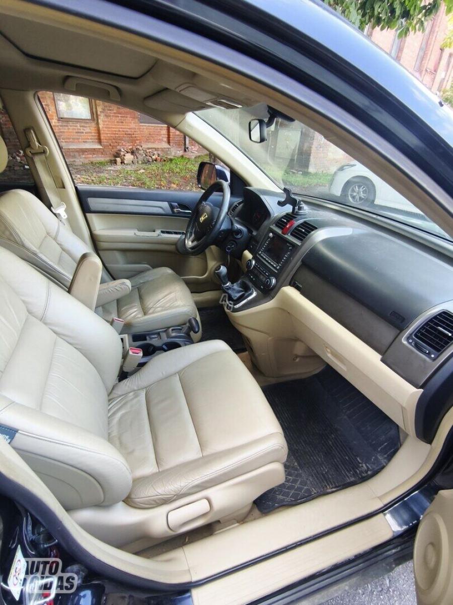 Honda CR-V 2007 in Kaunas, with an engine capacity of 2.00 L and mileage of 350 thousand km for 2450 €, photo 5 on AUTOMOTO.COM.LV