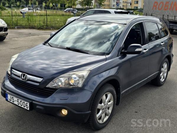 Honda CR-V 2007 in Riga, with an engine capacity of 2.00 L and mileage of 247 thousand km for 4950 €, photo 2 on AUTOMOTO.COM.LV