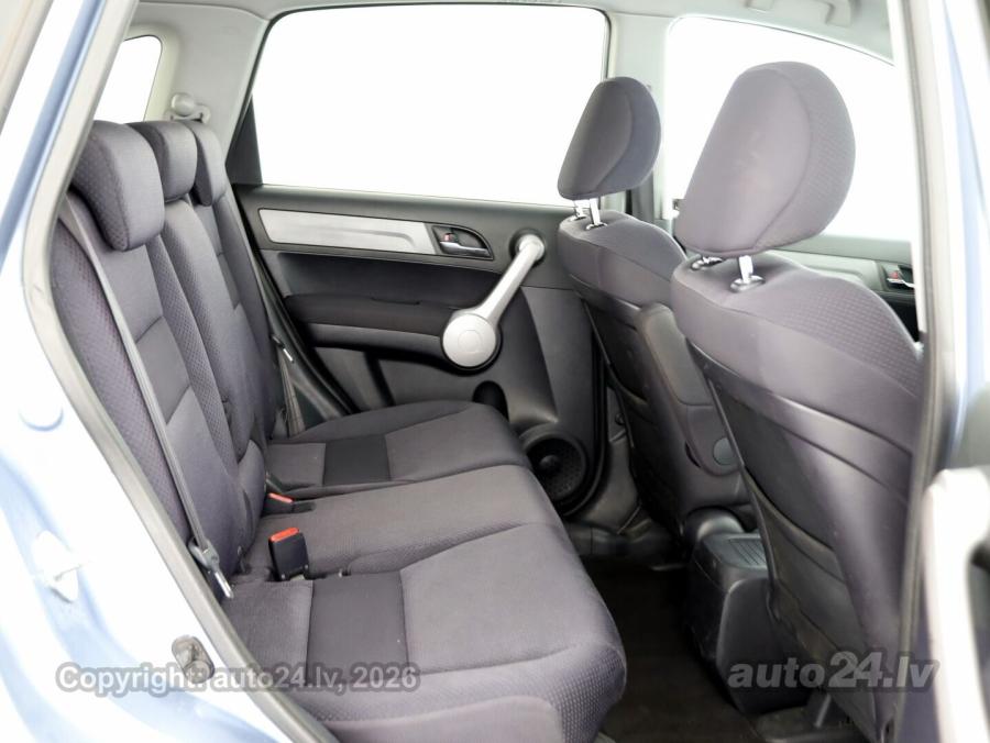 Honda CR-V 2007 in Tallinn, with an engine capacity of 2.00 L and mileage of 197 thousand km for 3499 €, photo 8 on AUTOMOTO.COM.LV