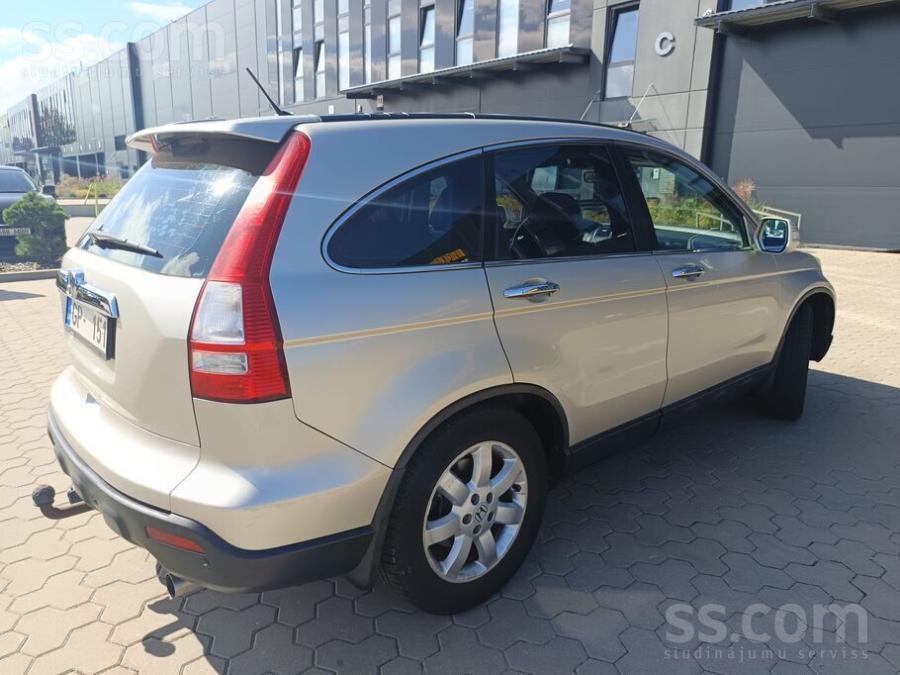 Honda CR-V 2007 Rīga, ar dzinēja tilpumu 2.00 L un nobraukumu 221 tūkst. km par 4567 €, foto 5 vietnē AUTOMOTO.COM.LV