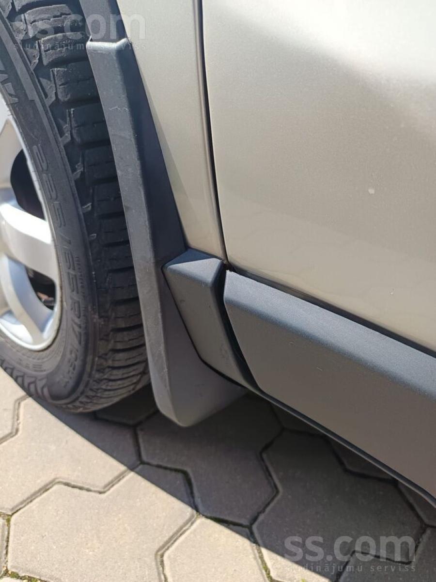 Honda CR-V 2007 Rīga, ar dzinēja tilpumu 2.00 L un nobraukumu 221 tūkst. km par 4567 €, foto 10 vietnē AUTOMOTO.COM.LV