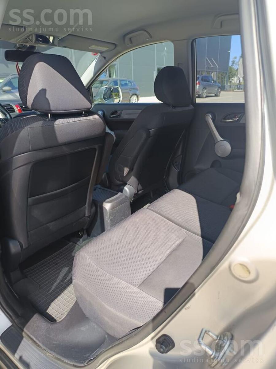 Honda CR-V 2007 Rīga, ar dzinēja tilpumu 2.00 L un nobraukumu 221 tūkst. km par 4567 €, foto 23 vietnē AUTOMOTO.COM.LV