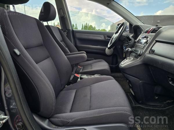 Honda CR-V 2007 Rīga, ar dzinēja tilpumu 2.00 L un nobraukumu 238 tūkst. km par 4900 €, foto 7 vietnē AUTOMOTO.COM.LV