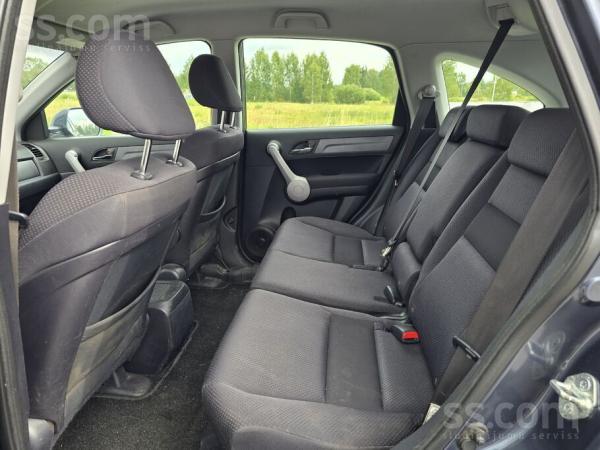 Honda CR-V 2007 Rīga, ar dzinēja tilpumu 2.00 L un nobraukumu 238 tūkst. km par 4900 €, foto 9 vietnē AUTOMOTO.COM.LV