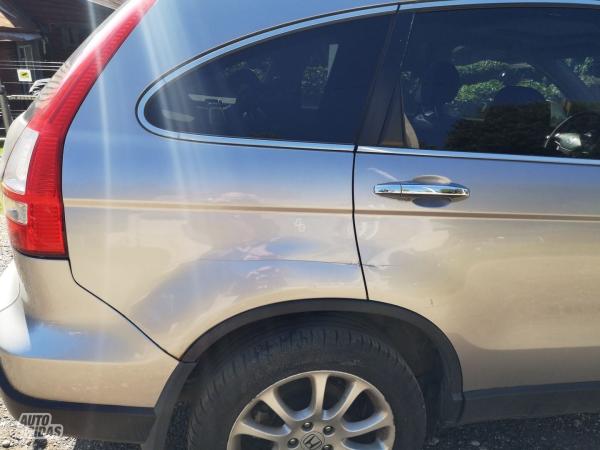 Honda CR-V 2007 Viļņa, ar dzinēja tilpumu 2.20 L un nobraukumu 371 tūkst. km par 3450 €, foto 5 vietnē AUTOMOTO.COM.LV