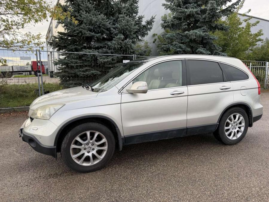 Honda CR-V 2007 Marijampole, ar dzinēja tilpumu 2.00 L un nobraukumu 249 tūkst. km par 3950 €, foto 9 vietnē AUTOMOTO.COM.LV