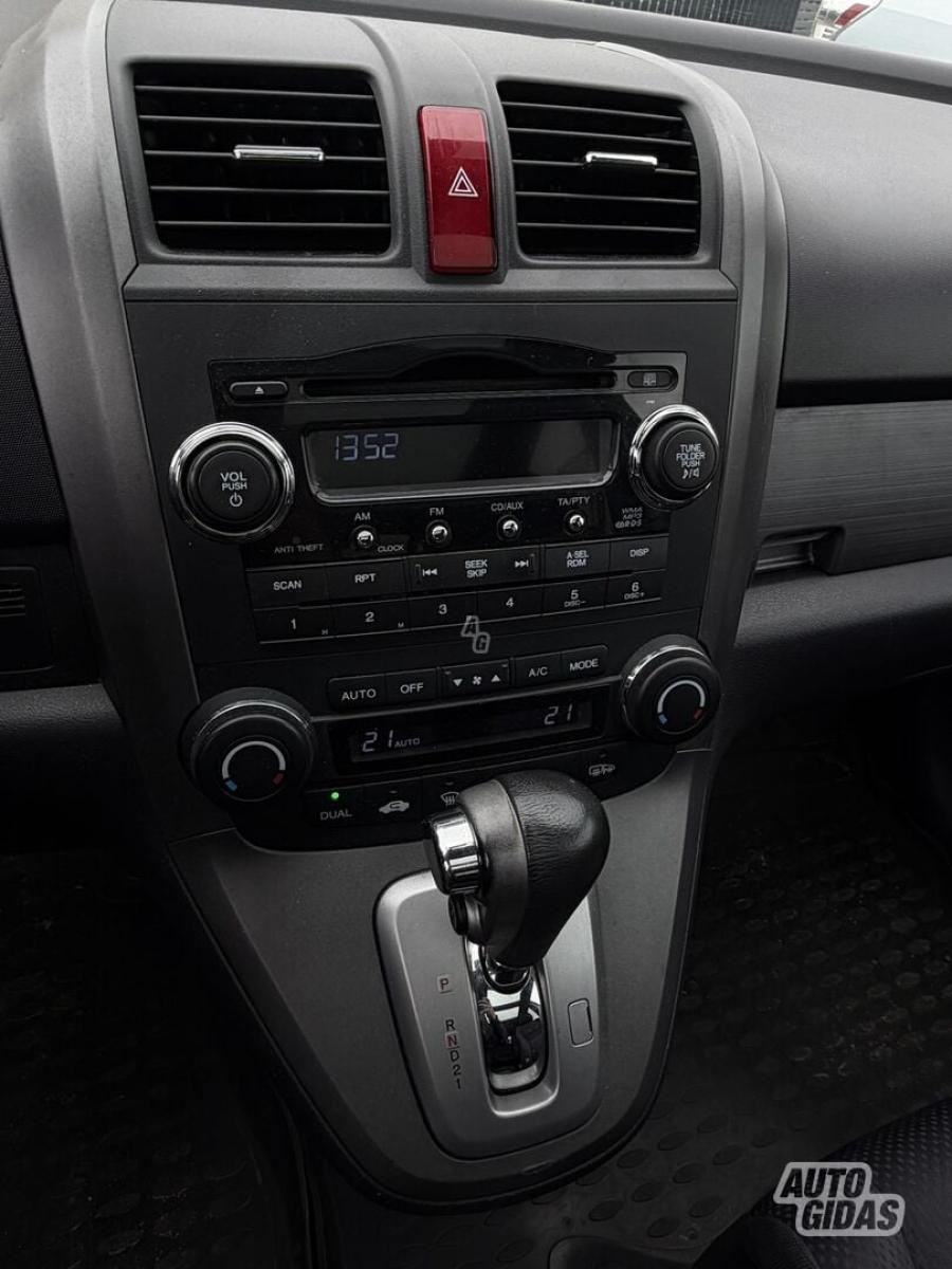 Honda CR-V 2007 in Vilnius, with an engine capacity of 2.00 L and mileage of 245 thousand km for 3800 €, photo 27 on AUTOMOTO.COM.LV