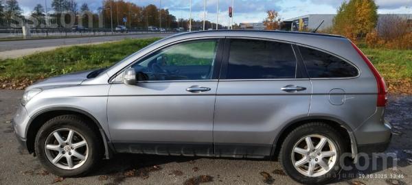 Honda CR-V 2008 Rīga, ar dzinēja tilpumu 2.20 L un nobraukumu 295 tūkst. km par 4000 €, foto 4 vietnē AUTOMOTO.COM.LV
