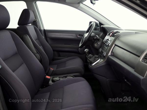 Honda CR-V 2008 in Tallinn, with an engine capacity of 2.00 L and mileage of 268 thousand km for 2999 €, photo 6 on AUTOMOTO.COM.LV