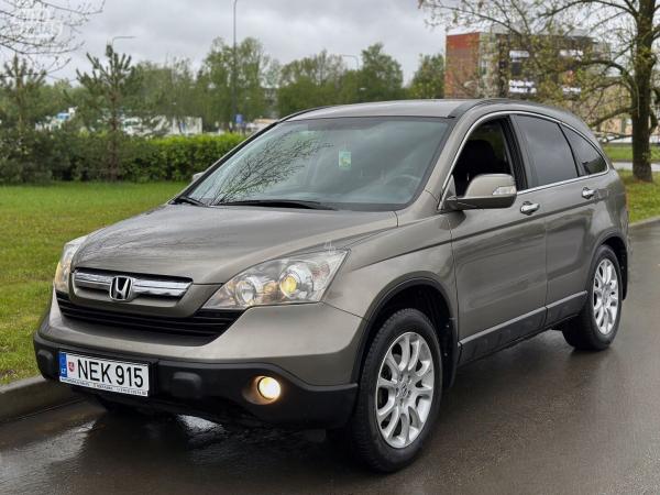 Honda CR-V 2008 in Kaunas, with an engine capacity of 2.20 L and mileage of 303 thousand km for 5000 €, photo 1 on AUTOMOTO.COM.LV