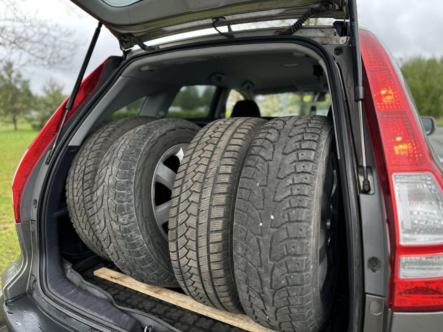 Honda CR-V 2008 in Kaunas, with an engine capacity of 2.20 L and mileage of 303 thousand km for 5000 €, photo 15 on AUTOMOTO.COM.LV