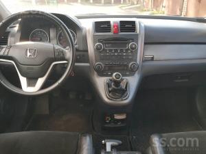 Honda CR-V 2008 in Riga, with an engine capacity of 2.00 L and mileage of 432 thousand km for 2800 €, photo 3 on AUTOMOTO.COM.LV