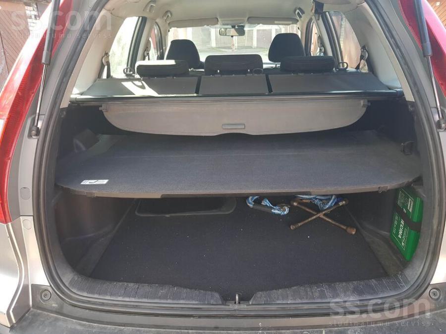 Honda CR-V 2008 in Riga, with an engine capacity of 2.00 L and mileage of 432 thousand km for 2800 €, photo 4 on AUTOMOTO.COM.LV