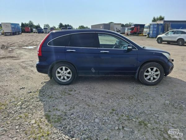 Honda CR-V 2008 in Kaunas, with an engine capacity of 2.20 L and mileage of 390 thousand km for 2499 €, photo 4 on AUTOMOTO.COM.LV