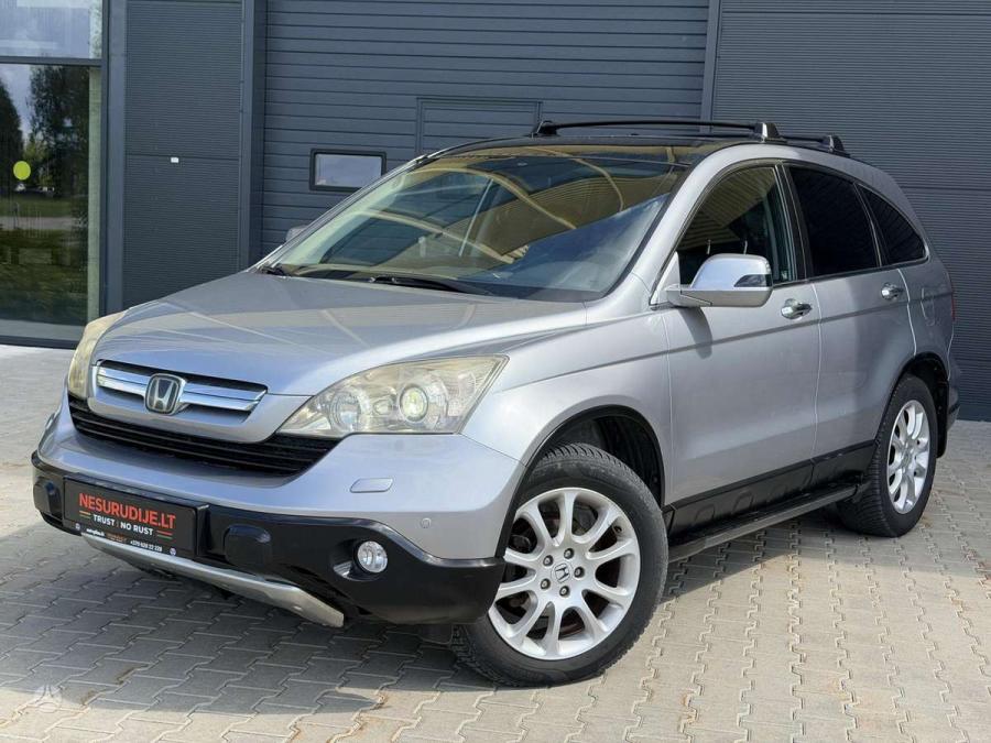 Honda CR-V 2008 in Vilnius, with an engine capacity of 2.20 L and mileage of 179 thousand km for 9999 €, photo 1 on AUTOMOTO.COM.LV