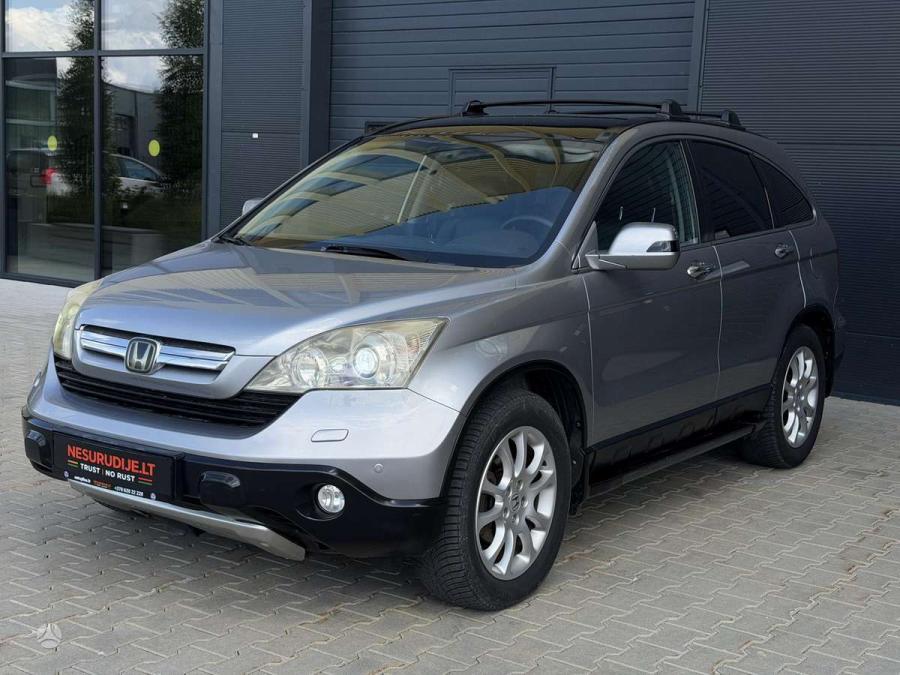 Honda CR-V 2008 in Vilnius, with an engine capacity of 2.20 L and mileage of 179 thousand km for 9999 €, photo 3 on AUTOMOTO.COM.LV
