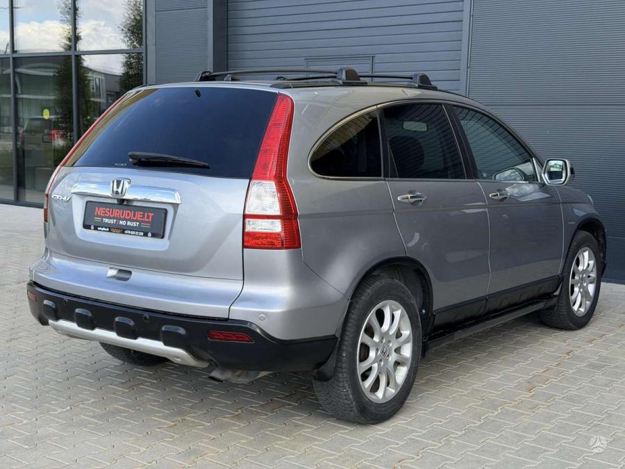 Honda CR-V 2008 in Vilnius, with an engine capacity of 2.20 L and mileage of 179 thousand km for 9999 €, photo 5 on AUTOMOTO.COM.LV
