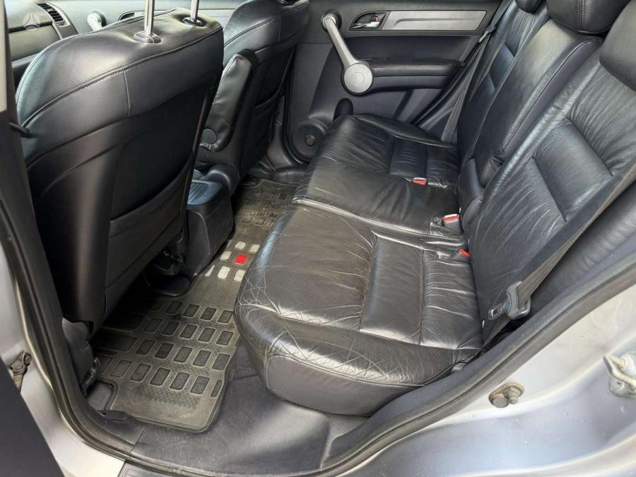 Honda CR-V 2008 in Vilnius, with an engine capacity of 2.20 L and mileage of 179 thousand km for 9999 €, photo 11 on AUTOMOTO.COM.LV