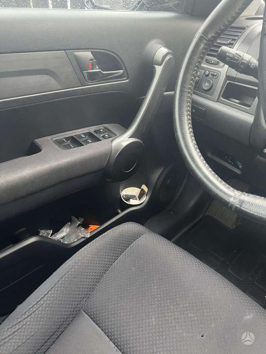Honda CR-V 2008 Panevēža, ar dzinēja tilpumu 2.00 L un nobraukumu 182 tūkst. km par 5500 €, foto 18 vietnē AUTOMOTO.COM.LV