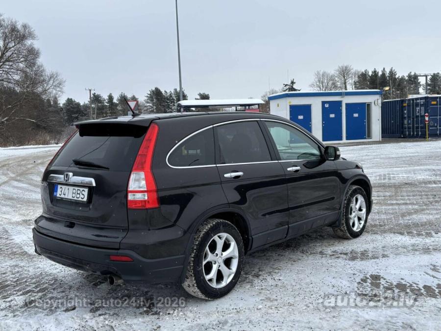 Honda CR-V 2009 in Narva, with an engine capacity of 2.00 L and mileage of 315 thousand km for 3500 €, photo 3 on AUTOMOTO.COM.LV