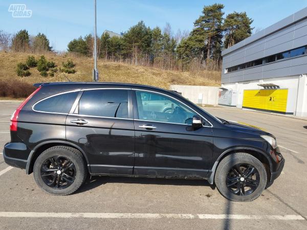Honda CR-V 2009 in Vilnius, with an engine capacity of 2.20 L and mileage of 241 thousand km for 6700 €, photo 3 on AUTOMOTO.COM.LV