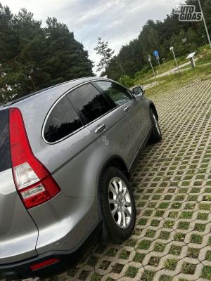 Honda CR-V 2009 in Varena, with an engine capacity of 2.00 L and mileage of 251 thousand km for 5800 €, photo 4 on AUTOMOTO.COM.LV