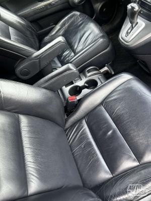Honda CR-V 2009 in Varena, with an engine capacity of 2.00 L and mileage of 251 thousand km for 5800 €, photo 8 on AUTOMOTO.COM.LV
