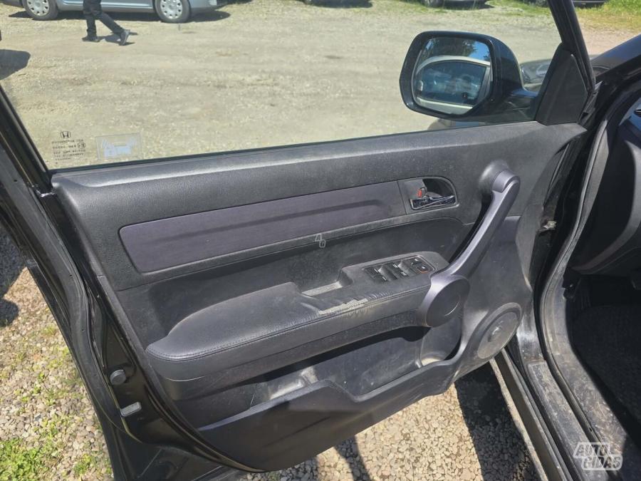 Honda CR-V 2009 in Kaunas, with an engine capacity of 2.20 L and mileage of 231 thousand km for 3950 €, photo 16 on AUTOMOTO.COM.LV