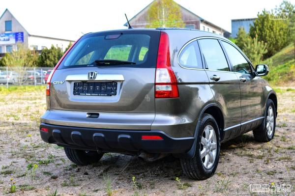 Honda CR-V 2009 in Kretinga, with an engine capacity of 2.20 L and mileage of 193 thousand km for 6650 €, photo 5 on AUTOMOTO.COM.LV