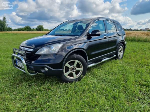 Honda CR-V 2009 in Panevezys, with an engine capacity of 2.20 L and mileage of 394 thousand km for 2950 €, photo 1 on AUTOMOTO.COM.LV
