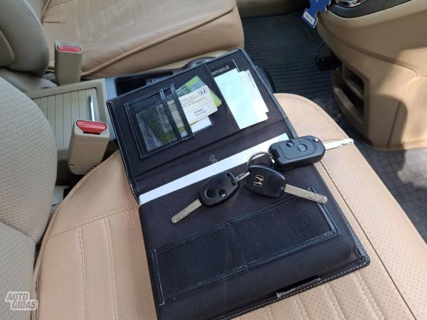 Honda CR-V 2009 in Alytus, with an engine capacity of 2.00 L and mileage of 245 thousand km for 3800 €, photo 4 on AUTOMOTO.COM.LV