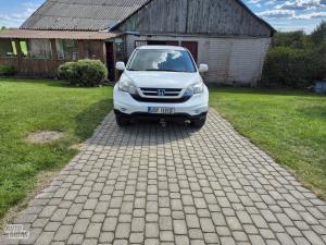 Honda CR-V 2010 in Vilnius, with an engine capacity of 2.20 L and mileage of 290 thousand km for 5300 €, photo 3 on AUTOMOTO.COM.LV
