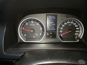 Honda CR-V 2010 in Vilnius, with an engine capacity of 2.20 L and mileage of 290 thousand km for 5300 €, photo 5 on AUTOMOTO.COM.LV