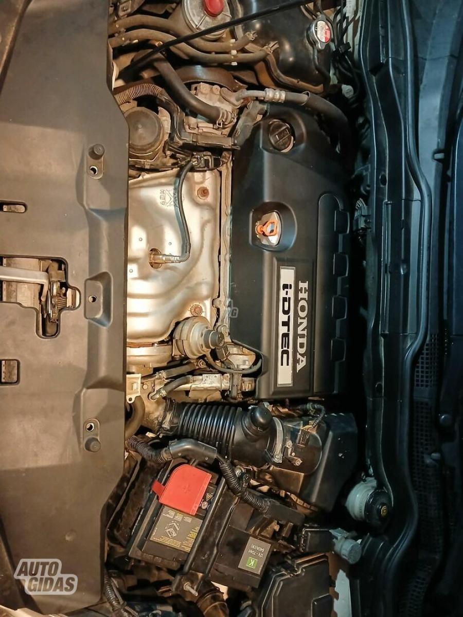 Honda CR-V 2010 in Vilnius, with an engine capacity of 2.20 L and mileage of 290 thousand km for 5300 €, photo 8 on AUTOMOTO.COM.LV
