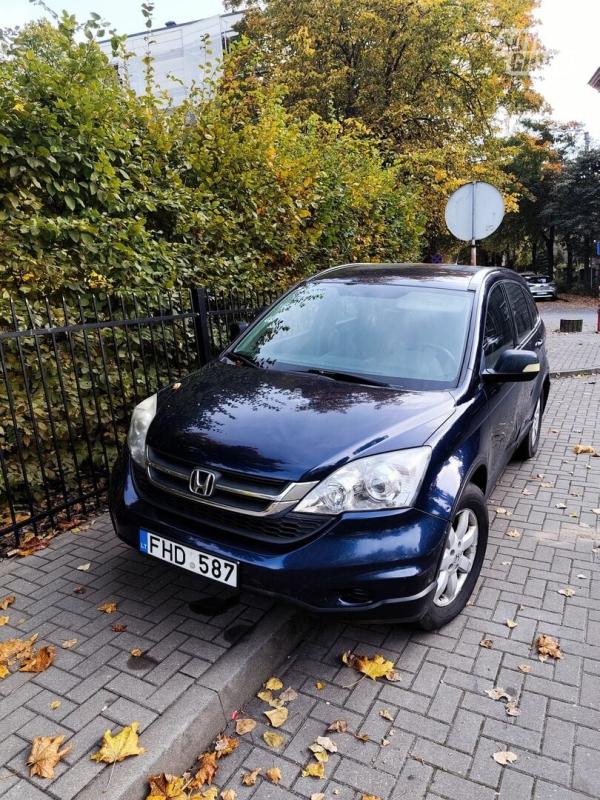 Honda CR-V 2010 in Vilnius on AUTOMOTO.COM.LV Honda CR-V 2010 in Vilnius, with an engine capacity of 2.40 L and mileage of 220 thousand km for 3500 €, photo 1 on AUTOMOTO.COM.LV