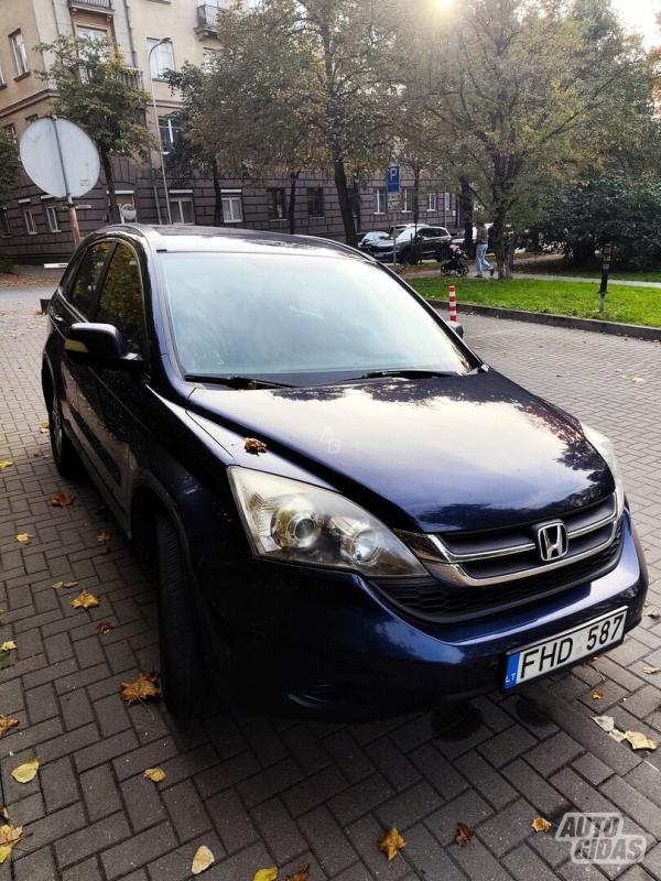 Honda CR-V 2010 in Vilnius on AUTOMOTO.COM.LV Honda CR-V 2010 in Vilnius, with an engine capacity of 2.40 L and mileage of 220 thousand km for 3500 €, photo 4 on AUTOMOTO.COM.LV